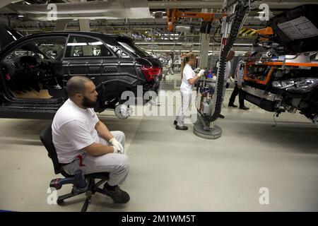 20141014 - BRUSSELS, BELGIUM: Illustration picture shows a visit at car ...