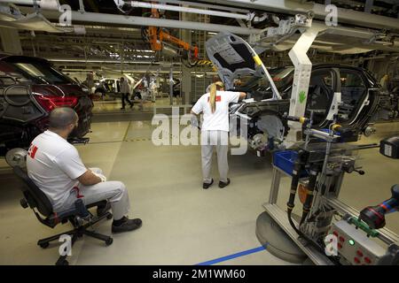 20141014 - BRUSSELS, BELGIUM: Illustration picture shows a visit at car ...