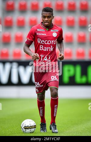 Essevee's Jonathan Benteke Lifeka pictured in action during the Jupiler ...