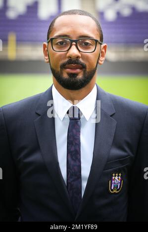 Anderlecht's team manager Gunther Van Handenhoven, Anderlecht's head ...