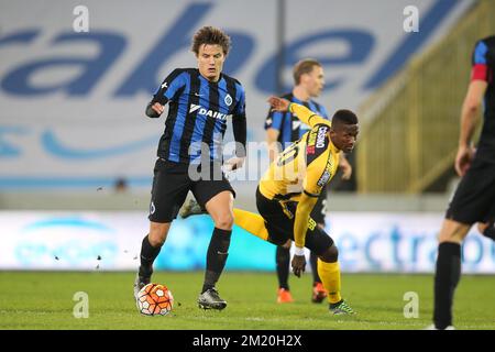 20151203 - BRUGGE, BELGIUM: Club's Jelle Vossen and Lokeren's Mijat ...