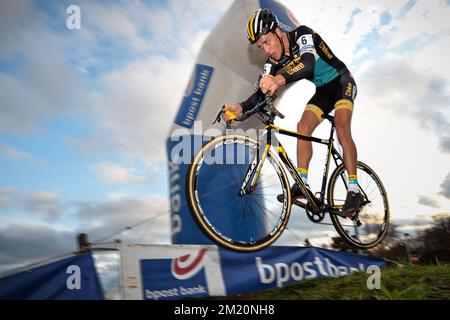 20151229 - LOENHOUT, BELGIUM: Belgian Tom Meeusen and Belgian Wout Van ...