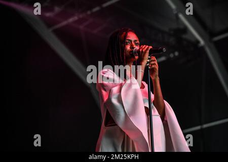 Governors Ball - Kelela in concert Stock Photo - Alamy