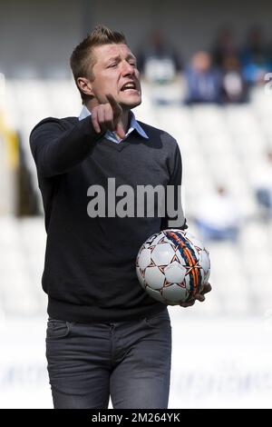 Lommel's head coach Tom Van Imschoot is pictured during a soccer game ...