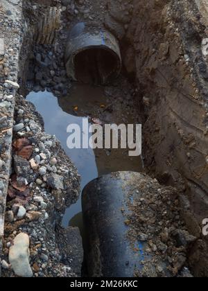 Replacement of underground heating pipes, deep trench with sliding ...