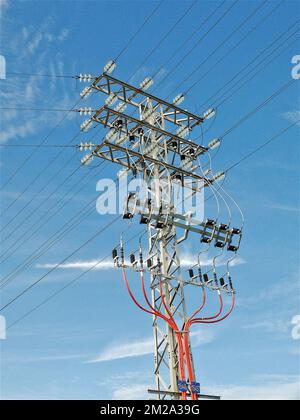 Electric pylone | Pylône électrique 02/10/2017 Stock Photo - Alamy