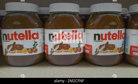 Hazelnut spread. | Pâte à tartiner aux noisettes. 26/01/2018 Stock ...