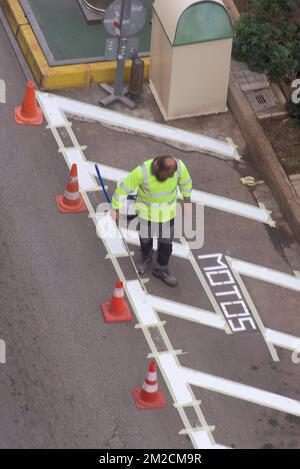 Signal painting | Peinture signalisation, 30/01/2018 Stock Photo - Alamy