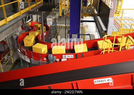 General view of the sorting system, during the opening of a new ...