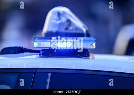 Sirene and flashing lights | Operation et deploiement de police. Sirene ...