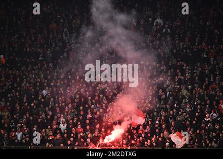 Standard's supporters pictured during a soccer match between Standard ...