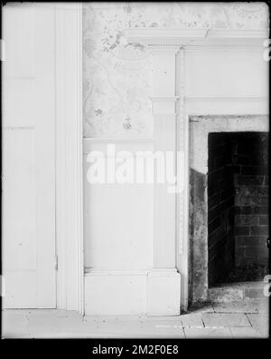 Danversport, 166 High Street, interior detail, front hall wallpaper ...