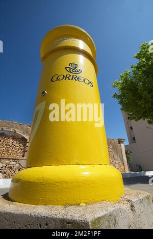 Letter box in Spain | Boîte postale en Espagne 07/05/2018 Stock Photo ...