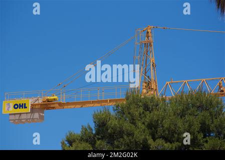 Works crane | Grue chantier, 12/06/2018 Stock Photo - Alamy