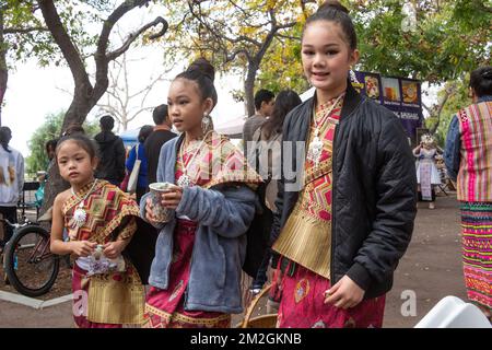 Traditional Hmong dancers at the Hmong New Year Celebration at El ...