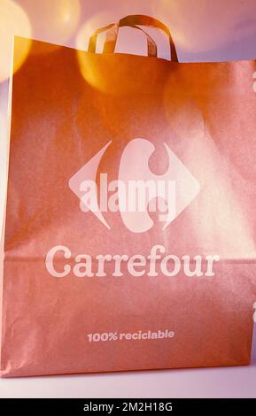 Carrefour paper shopping bags | Sacs papier Carrefour 17/07/2018 Stock ...