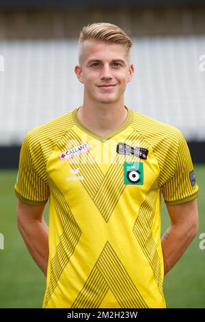 Cercle's goalkeeper Paul Nardi poses for photographer at the 2017-2018 ...