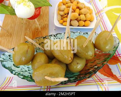 Olive aperitive | Olives à l'apéritif 13/07/2018 Stock Photo - Alamy
