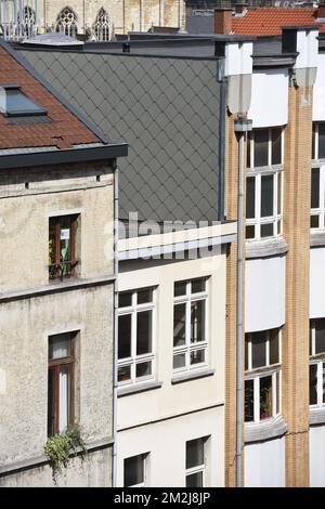 Roof | Toit 30/08/2018 Stock Photo - Alamy