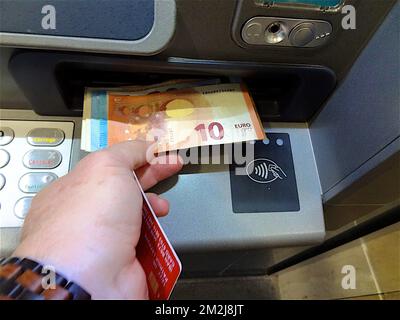 Automatic distribution banking | Distributeur de billet 31/08/2018 ...