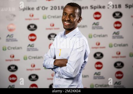 Belgian Bashir Abdi poses for the photographer with the Silver Spike ...