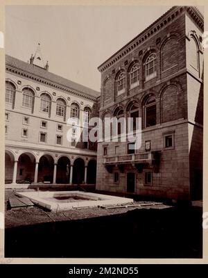 East wall of Courtyard, construction of the McKim Building , Public ...