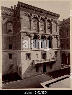 East wall of Courtyard, construction of the McKim Building , Public ...