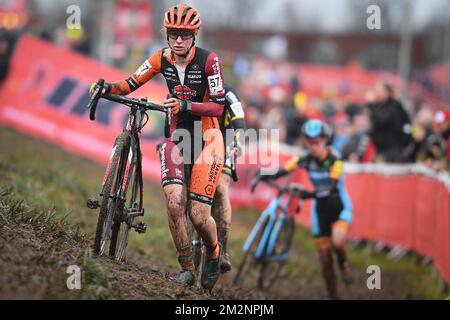 Belgian Jinse Peeters pictured in action during the women's elite race ...