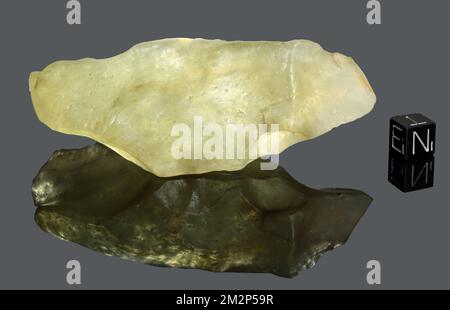 Sample of Libyan glass (LDG Stock Photo - Alamy
