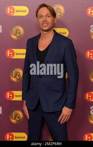 DJ Regi Penxten poses for the photographer during the 'Gala van de ...