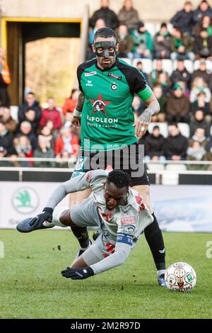 Cercle's Jeremy Taravel and Standard's Paul-Jose Mpoku M'Poku Ebunge ...