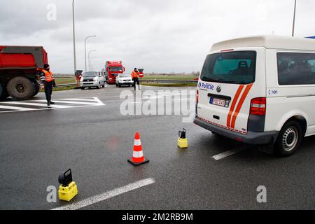 Illustration picture shows a closure of the E40 highway in Adinkerke ...
