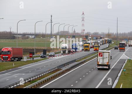Illustration picture shows a closure of the E40 highway in Adinkerke ...