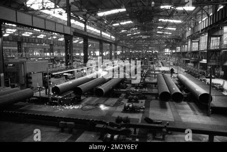 The Thyssen pipe mill, here in Duisburg in 1968, produced large pipes ...