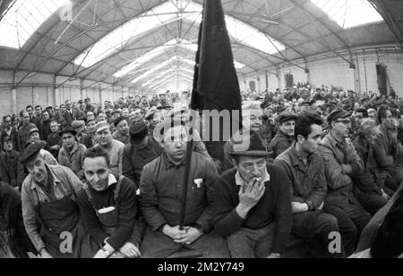 With warning strikes and factory meetings, Duewag workers in ...