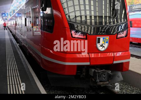 Passenger train RHB Rhaetische Bahn, Switzerland Stock Photo - Alamy