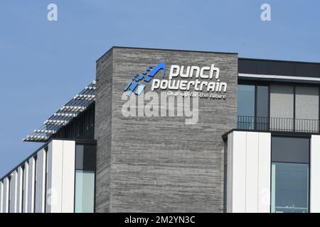 Illustration picture shows car parts production factory Punch ...