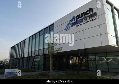 Illustration picture shows car parts production factory Punch ...