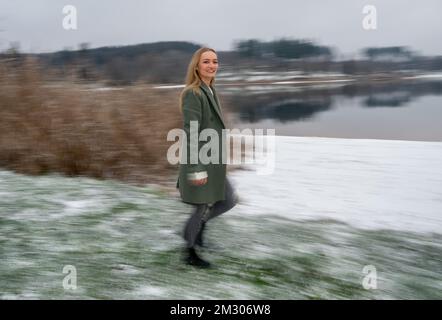 Losheim Am See, Germany. 14th Dec, 2022. Emily Vontz (SPD) smiles at ...