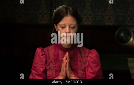 Pearl Mia Goth Stock Photo - Alamy