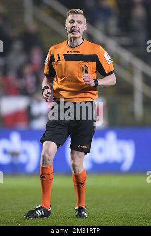 referee Lothar D'Hondt pictured during a soccer game between Royal ...