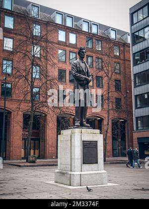 Sculpture of Abraham Lincoln in Manchester Stock Photo - Alamy