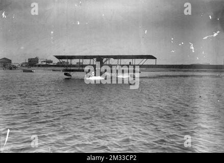 Aeroplani - Macchi M.18, idrobombardiere biplano a scafo centrale ...