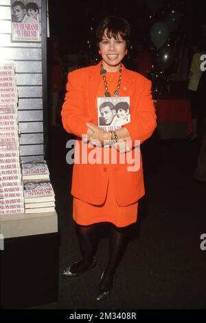 Neile McQueen Toffel promoting her book, My Husband, My Friend in 1986 ...