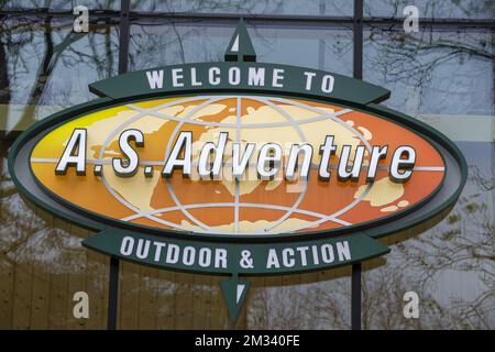 As Adventure shop at the Gulden-Vlieslaan/ avenue de la Toison d'Or ...