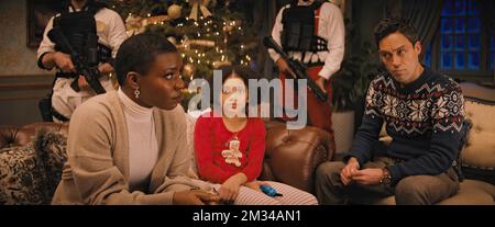 VIOLENT NIGHT, from left: Alexis Louder, David Harbour, 2022. ph: Allen ...