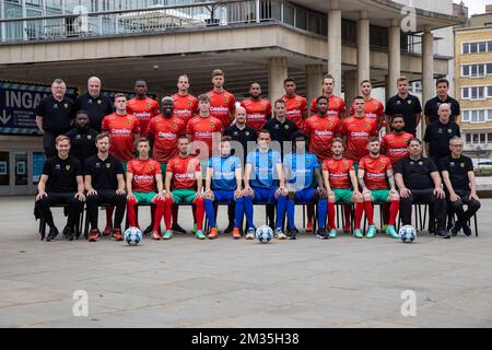up L-R, Oostende's Luc Benthein, Oostende's Johan Hoste, Oostende's ...