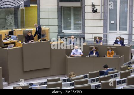 Vooruit's Hannes Anaf and Department Environment secretary-general ...