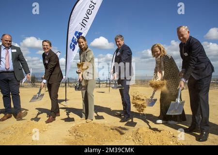 Sea Invest General Director Johan Claes (2L) and Flemish Minister ...
