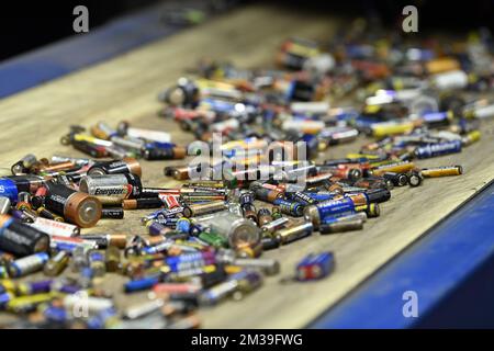 a press visit to the Bebat sorting system for batteries in Tienen on ...